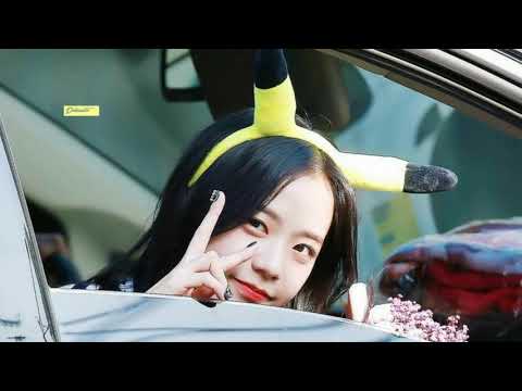 Jisoo and Pikachu