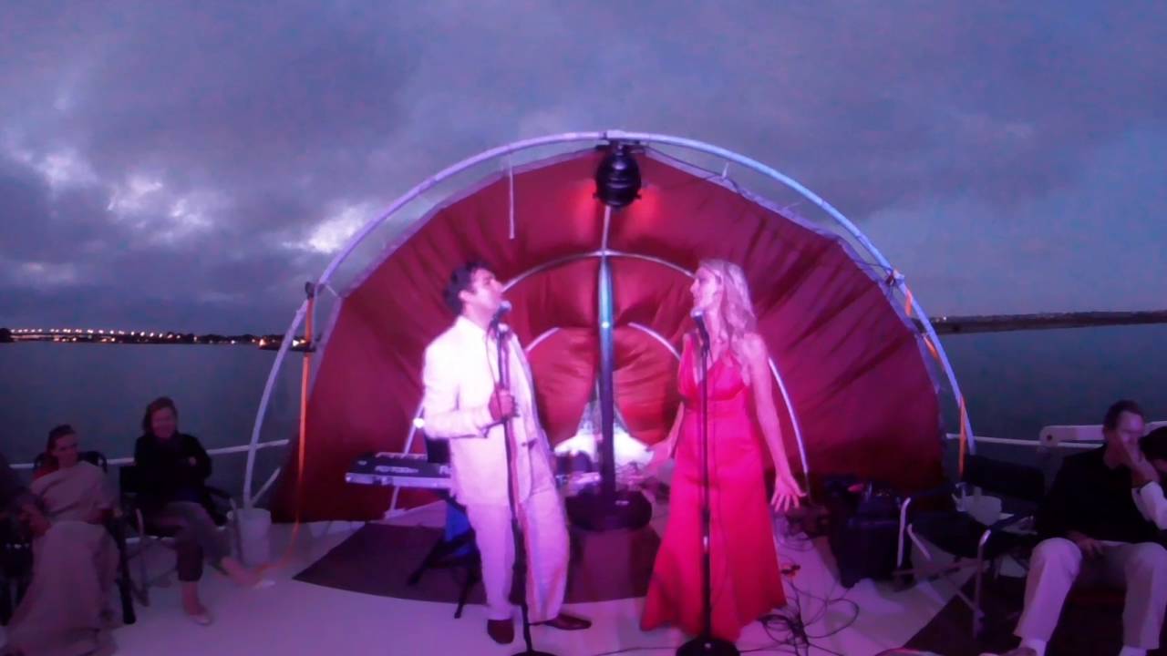 Duetto In Concert - Virtual Reality 360 - Bésame Mucho - YouTube