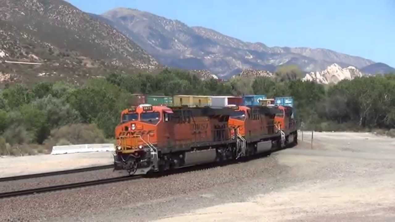 BNSF downhill from Sullivan's Curve. - YouTube