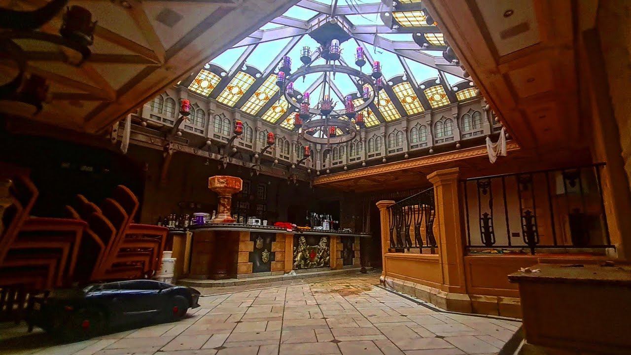 Mediaeval restaurant you wouldn't believe Award-winning crimble hall ...