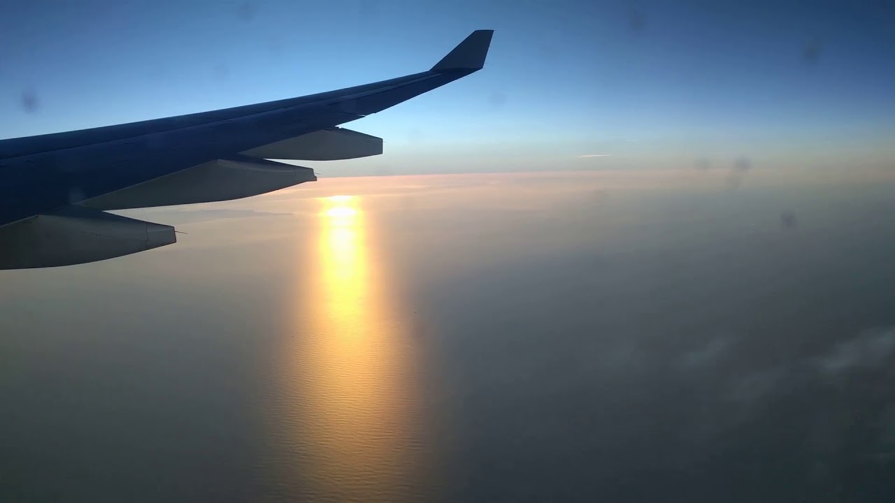 Flying over the north Atlantic Ocean (Portuguese coast) - YouTube