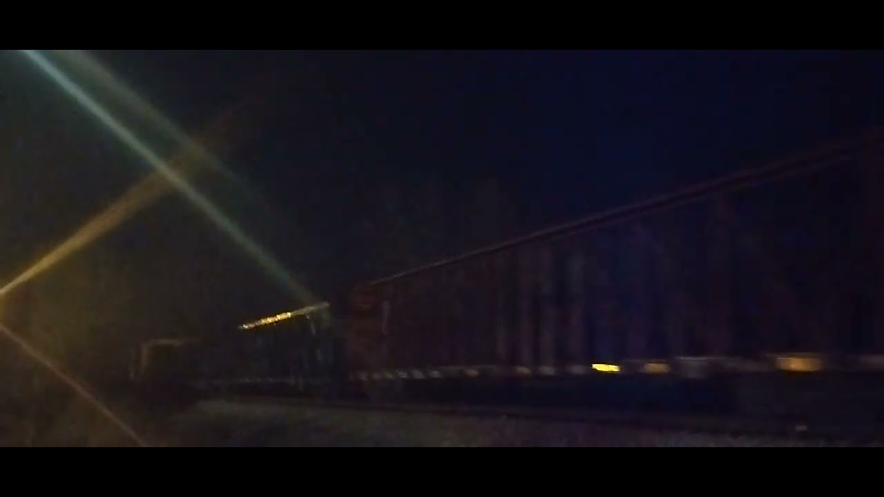 CSX 4552 with a very crisp K3LA horn - YouTube