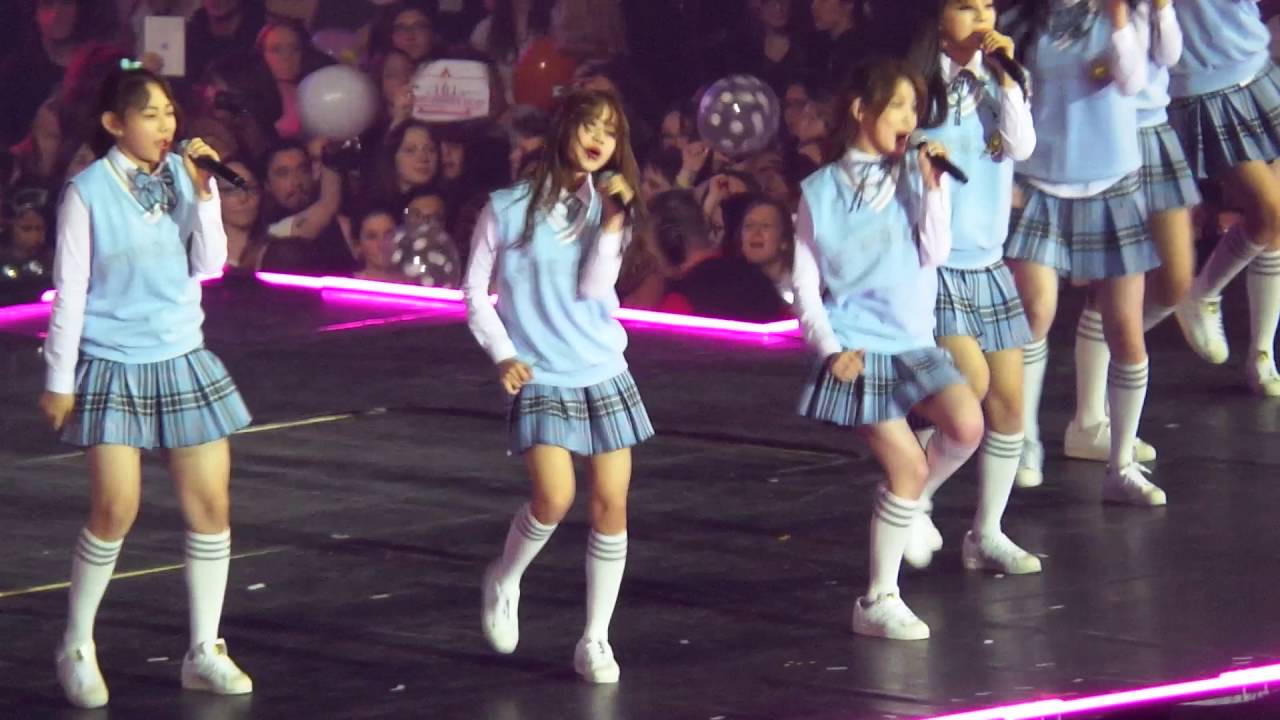 KCON PARIS - IOI (Pick me) - YouTube