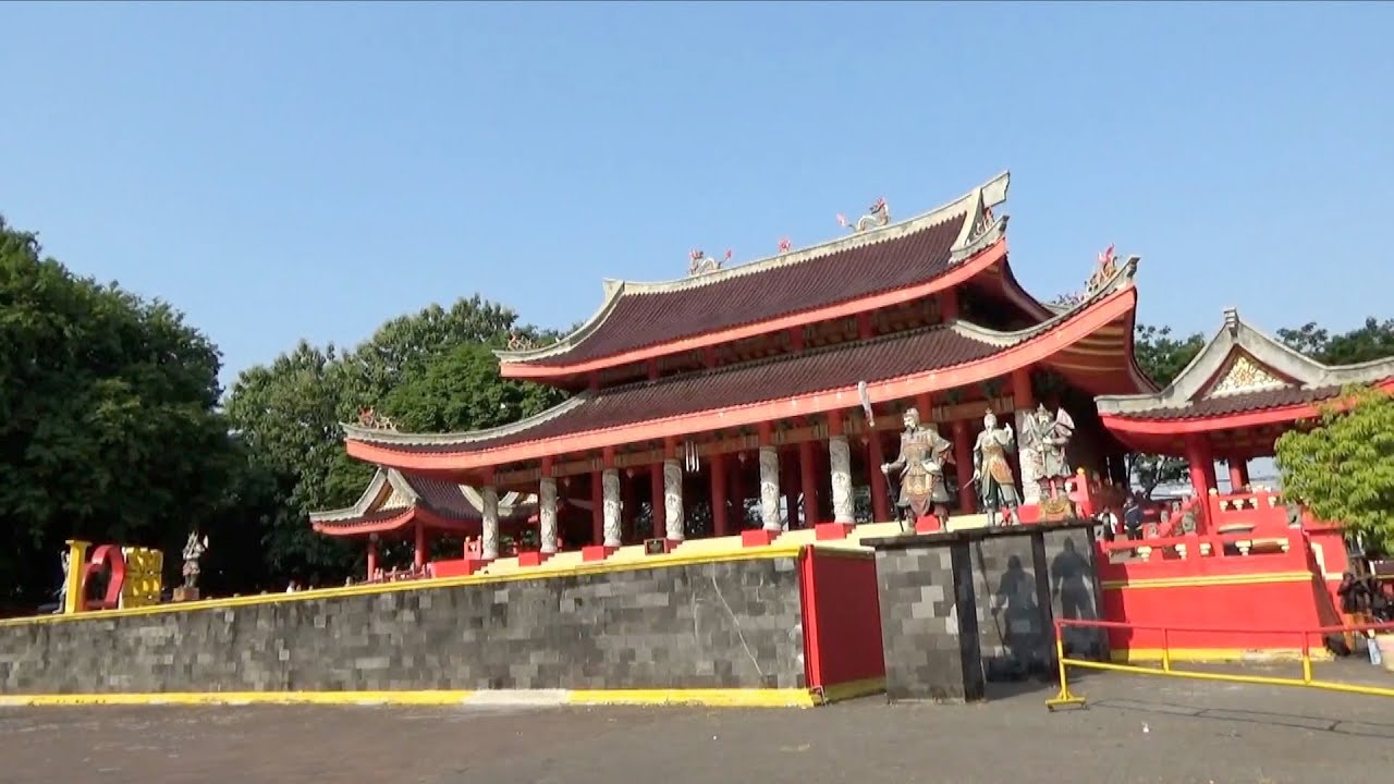 Exploring the Zheng He expedition in Indonesia - YouTube