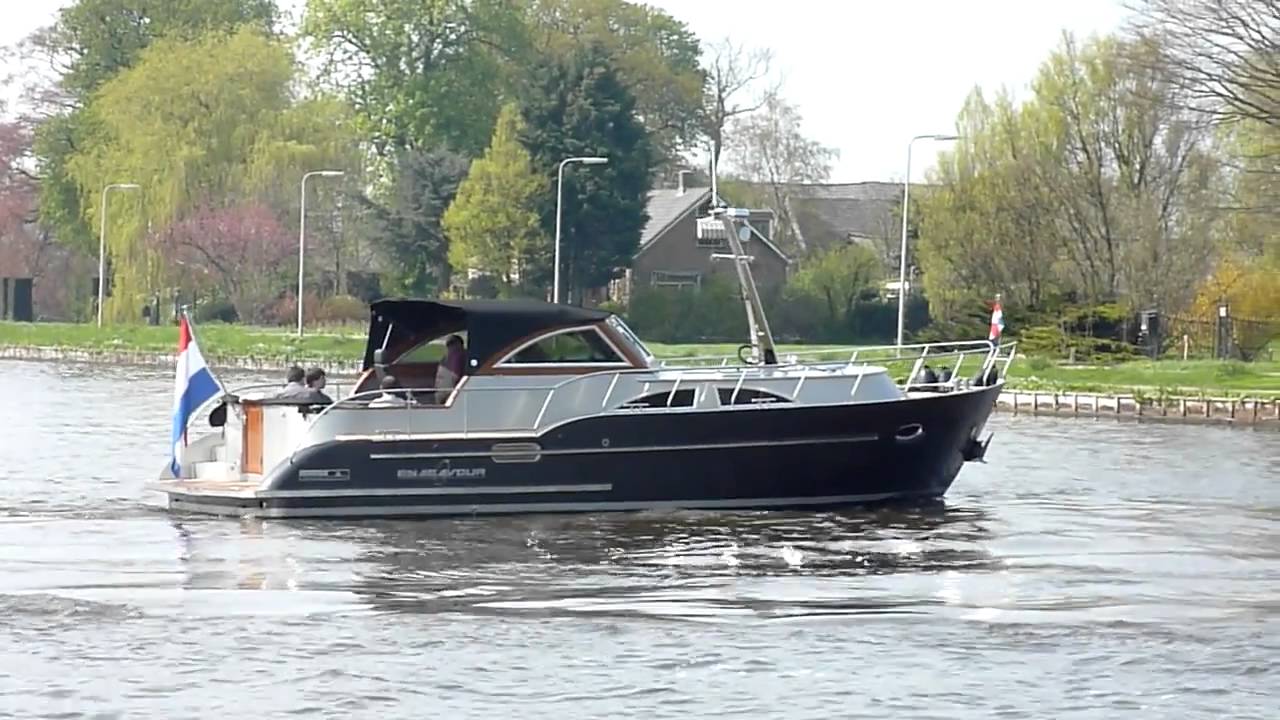 Crown Admiral 35 Endeavour - YouTube