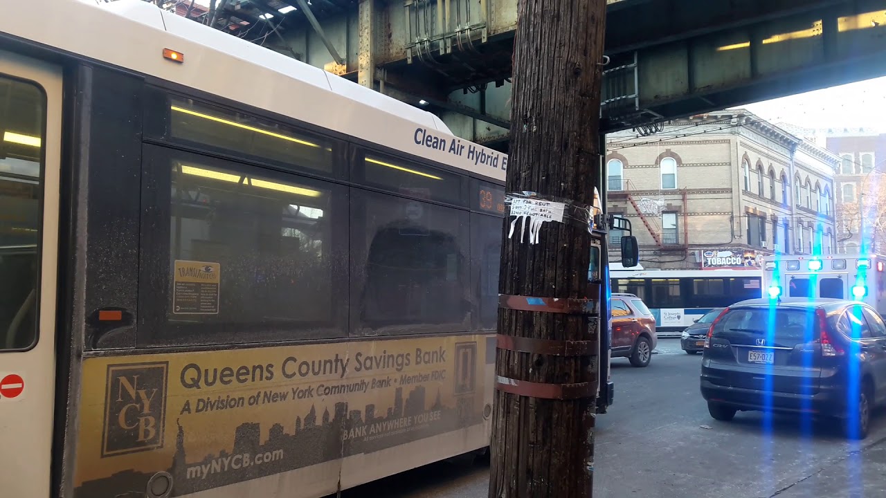 LaGuarida Depot (2009 Orion VII Hybrid NG) #4512 Q39 bus approaching ...