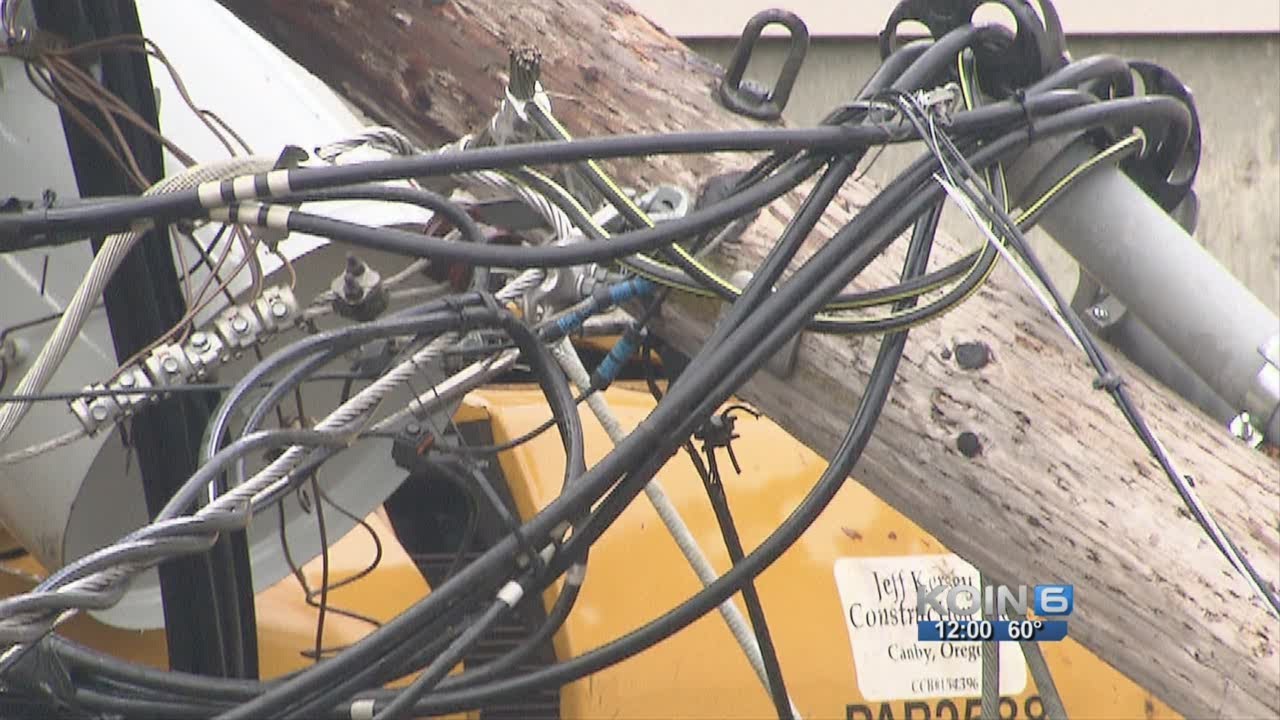 Live wires fall on excavators, trap 2 in Tigard - YouTube