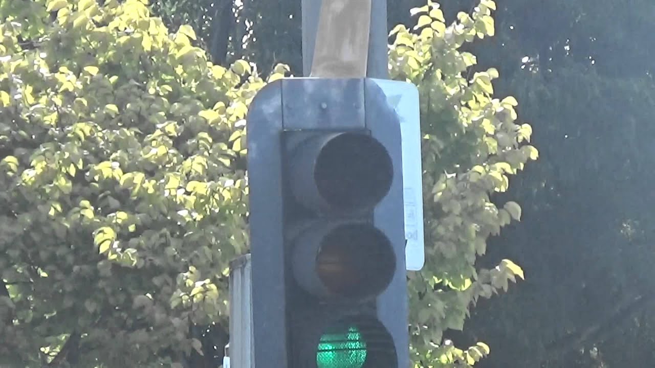 1970's Durasig Traffic Light - YouTube