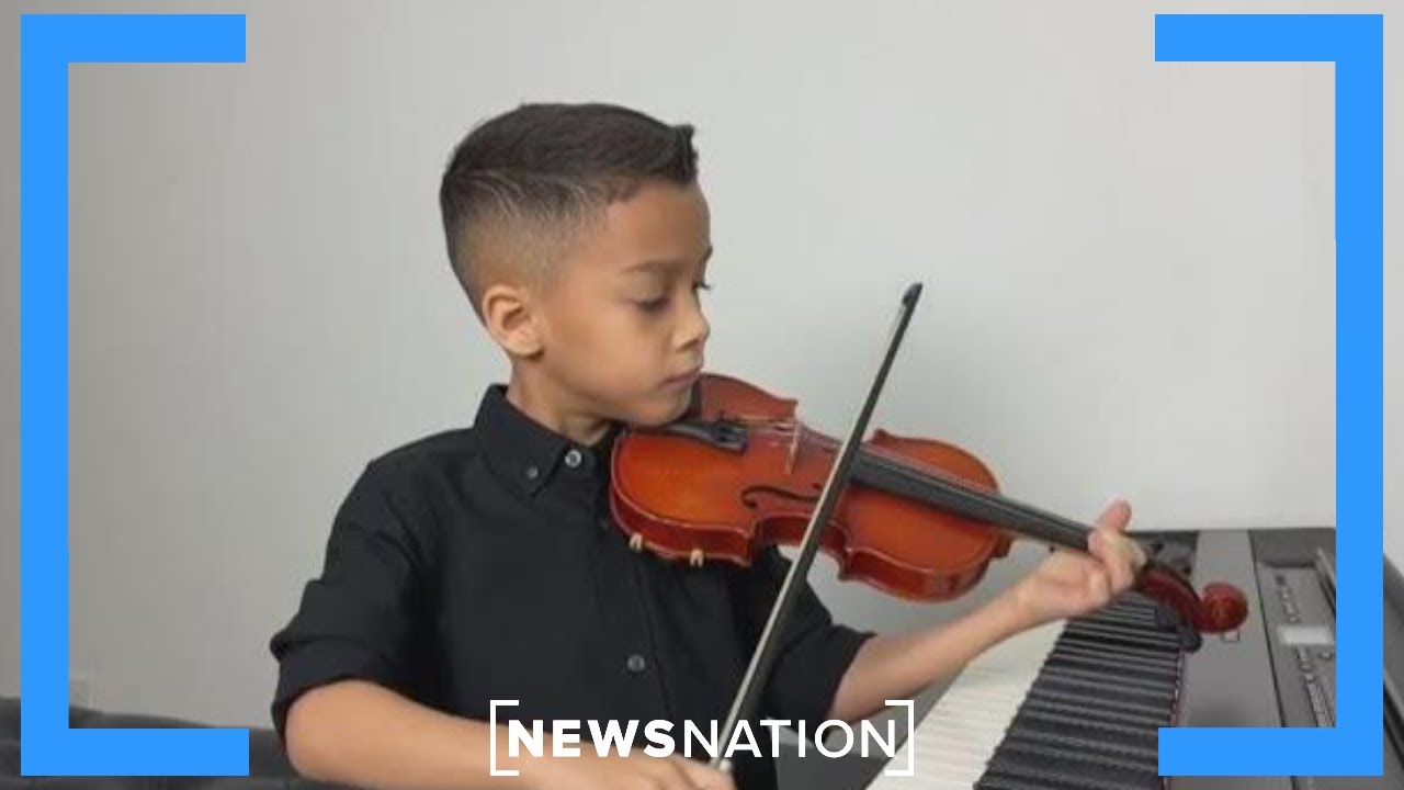 6-year-old music prodigy plays holiday songs on violin, piano | Morning ...