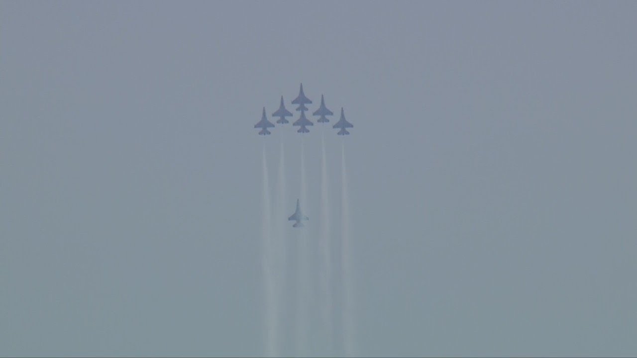 U.S. Air Force Thunderbirds practice in Huntington Beach - YouTube