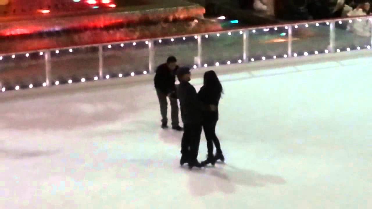 Brian proposes to Alyssa (Rockefeller Center, NYC) - YouTube