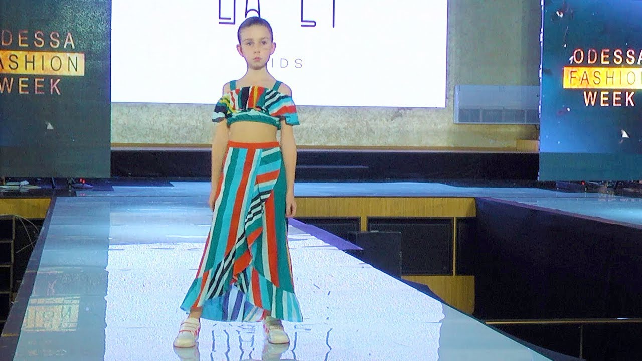 DA-LI | Fall Winter 2019/2020 Full Fashion Show | Exclusive - YouTube