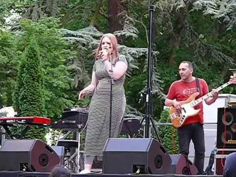 Royals de Lorde cover By Déborah Fournier - YouTube