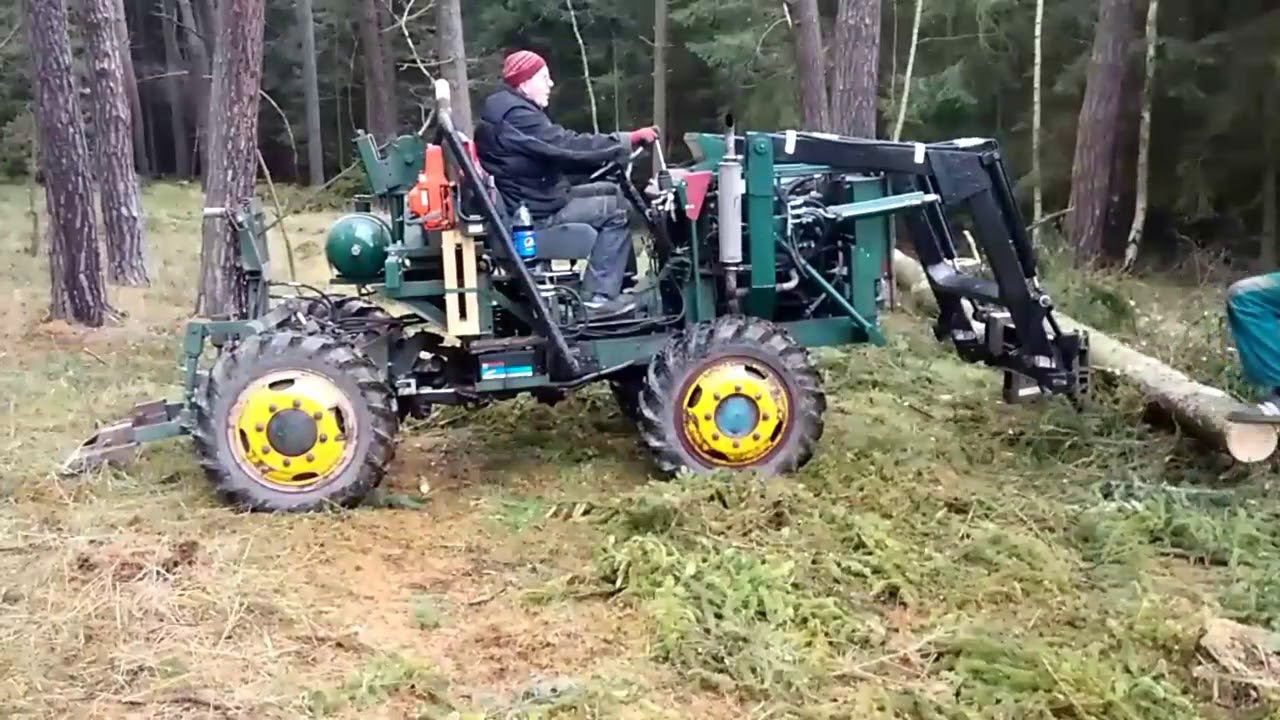 Homemade forest tractor with winch / Traktor do lesa s navijákem ...
