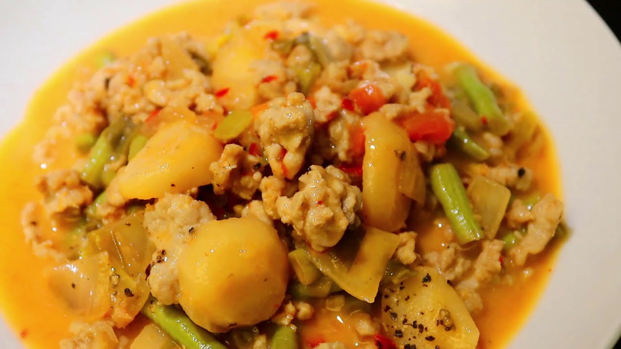 Guamanian Cuisine - Chicken Tinaktak - YouTube