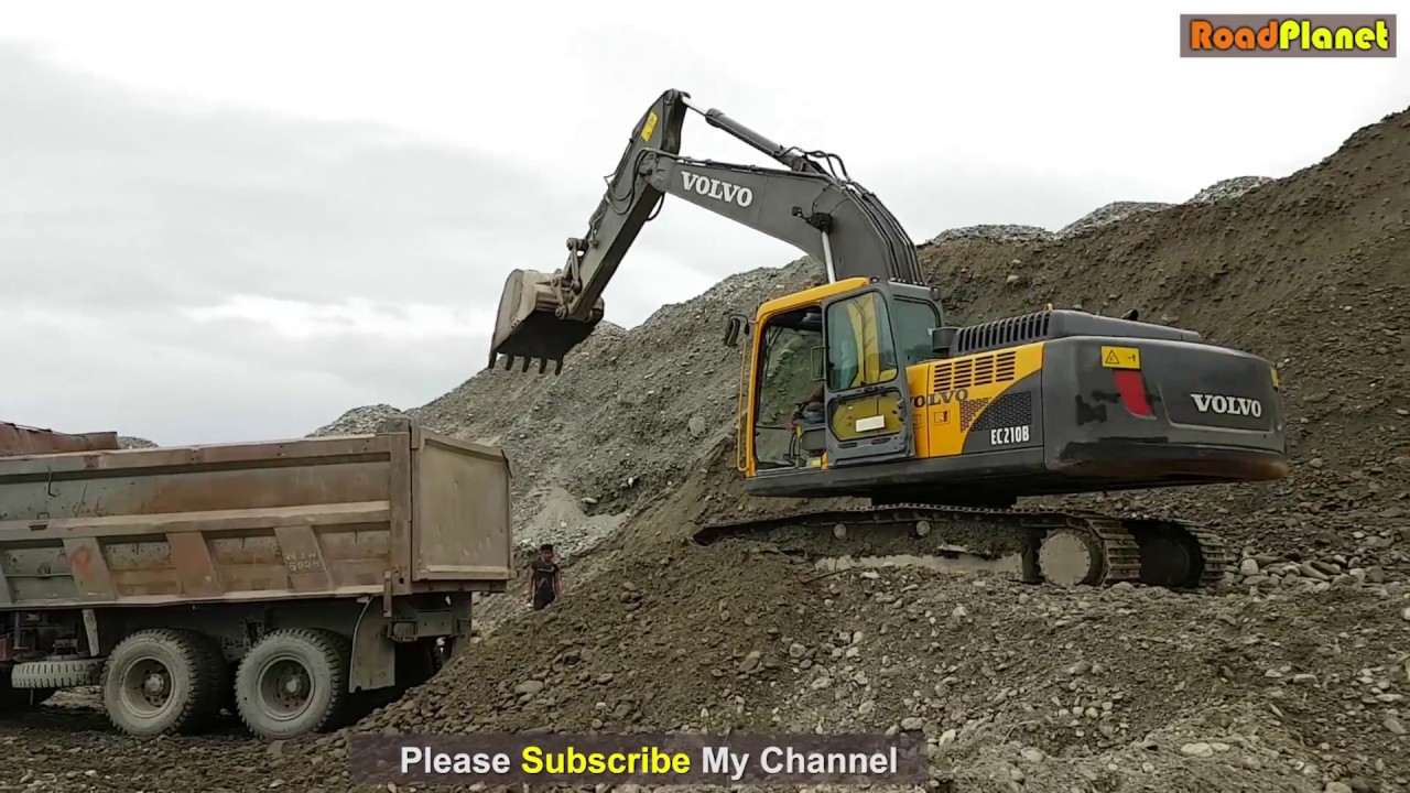WOW ! Volvo Dozer Loading Truck - Amazing Dozer Video - YouTube