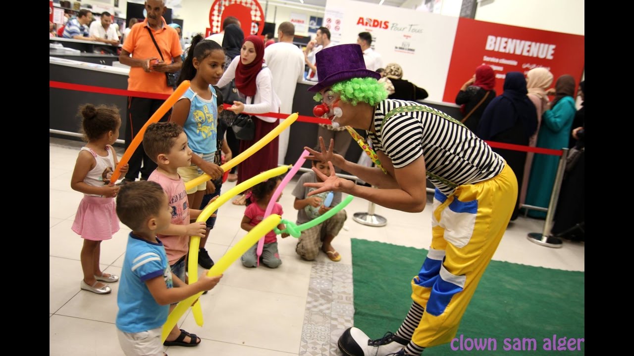 Le Clown Sam un petit tour de magie rigolo avec une fille - YouTube
