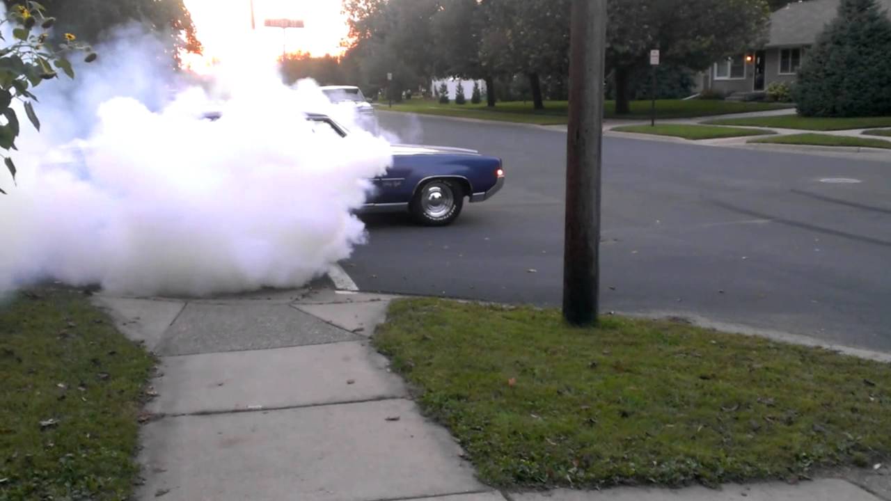 Olds Ninety Eight Huge Burnout 455 98 Oldsmobile - YouTube