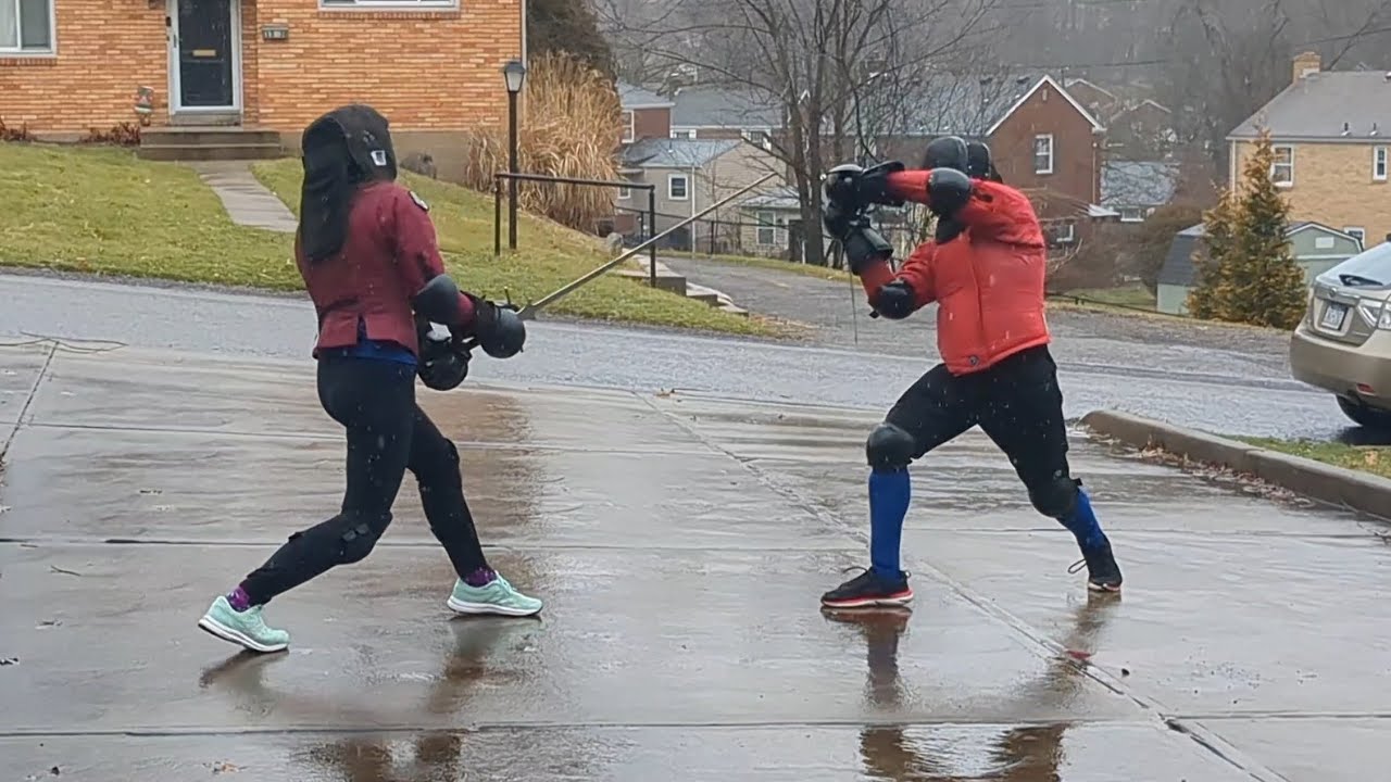 Rainy Sword Fight - Longsword Free Spar - HEMA - YouTube