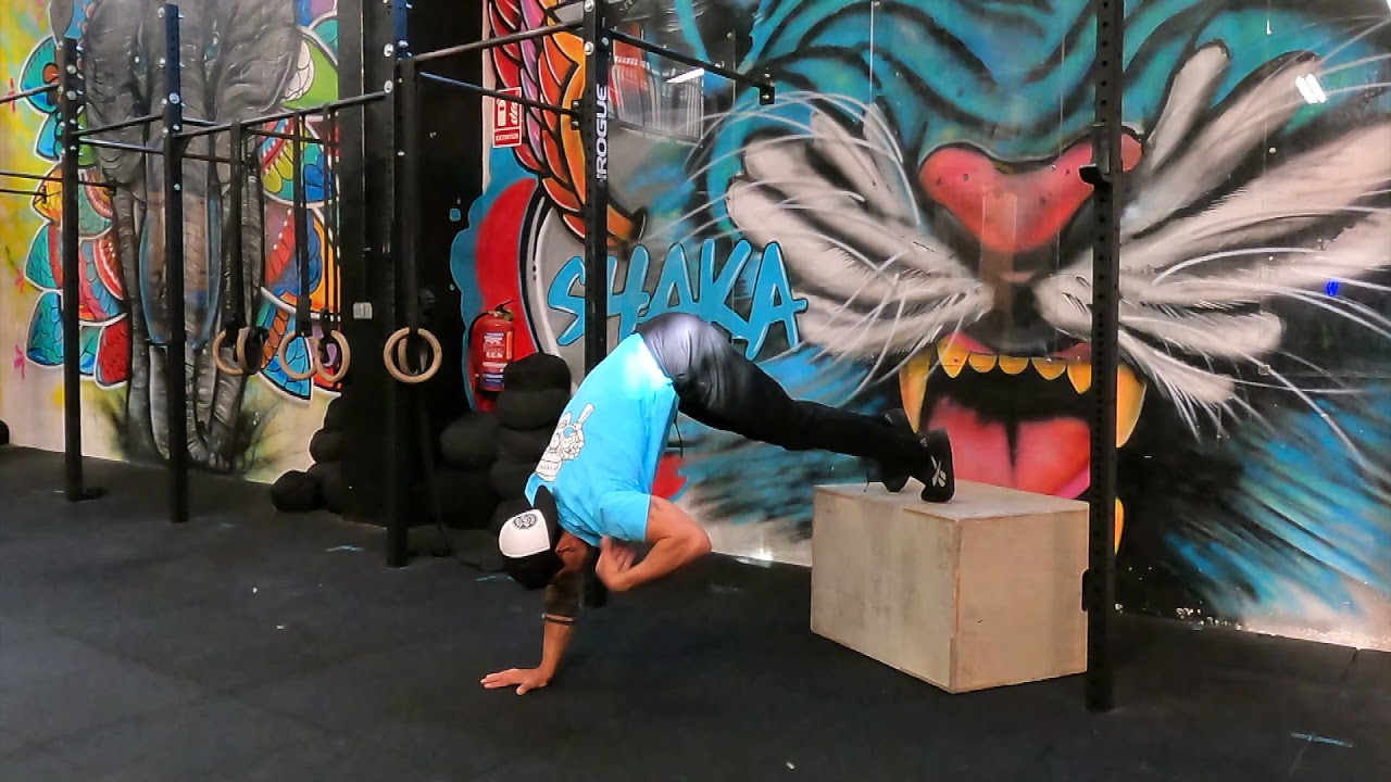 BOX SHOULDER TAPS - YouTube