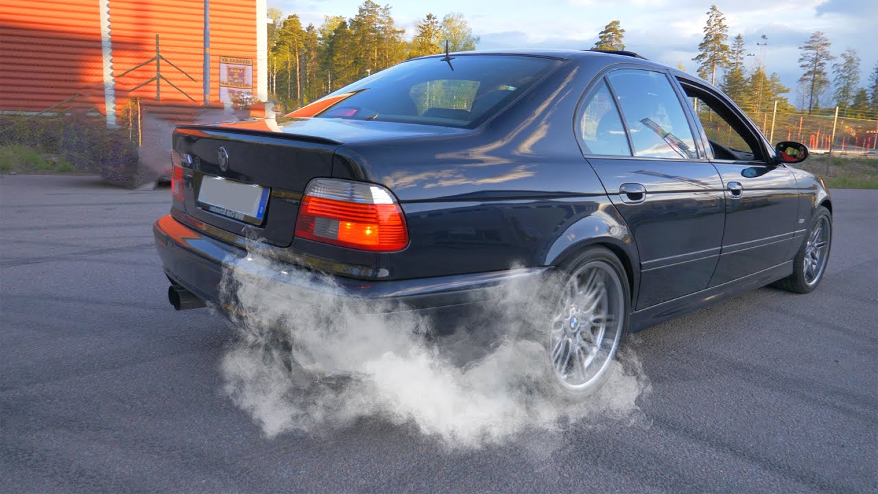 BMW E39 M5 BURNOUT DRIFT *400HP FLAMES!* - YouTube