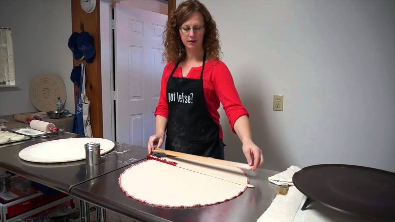 How to choose and use a lefse turning stick - YouTube