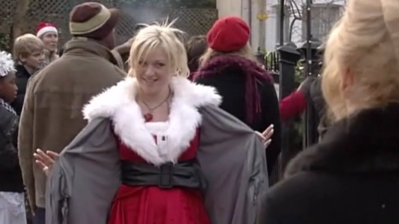Roxy Mitchell 24th December 2007 part 2 - YouTube