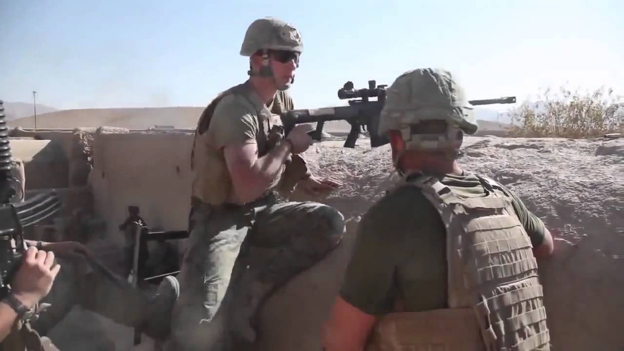 US Marine Sniper Engages and Destroys Syrian Army [HD] - YouTube