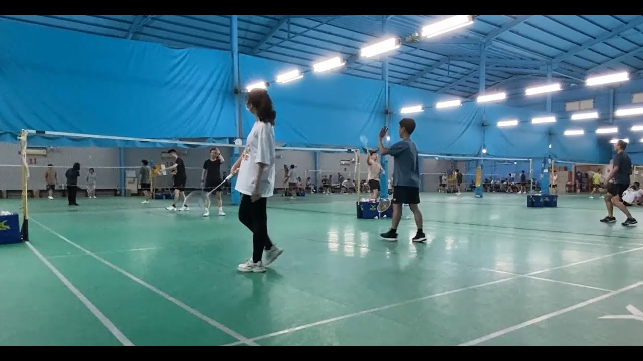 鋒 Miffy vs Brian Kai女 - YouTube