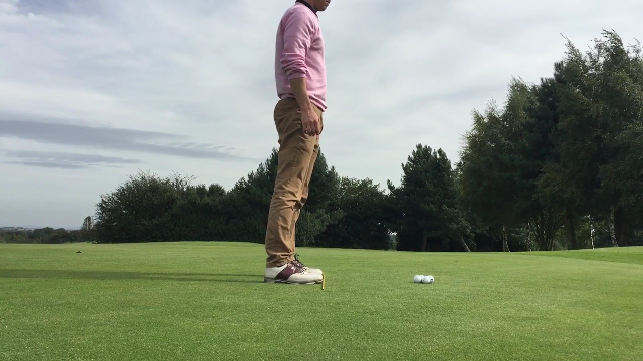 Putting posture explained - YouTube