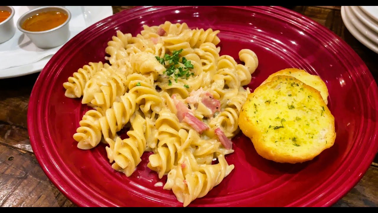 Trying out Ribs and Pasta sa Gringo with Friends bago lumipad ng ...