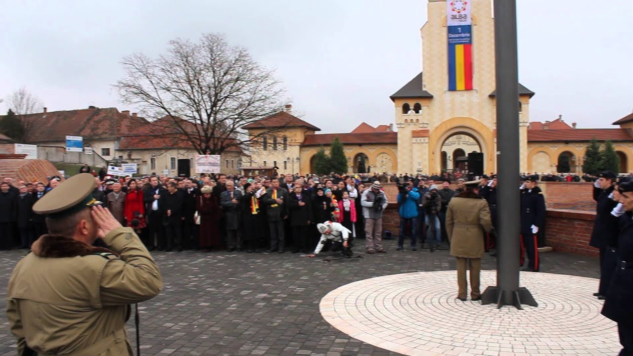 Alba24 Video: Ridicare Drapel pe catarg in Piata Tricolorului, Alba ...