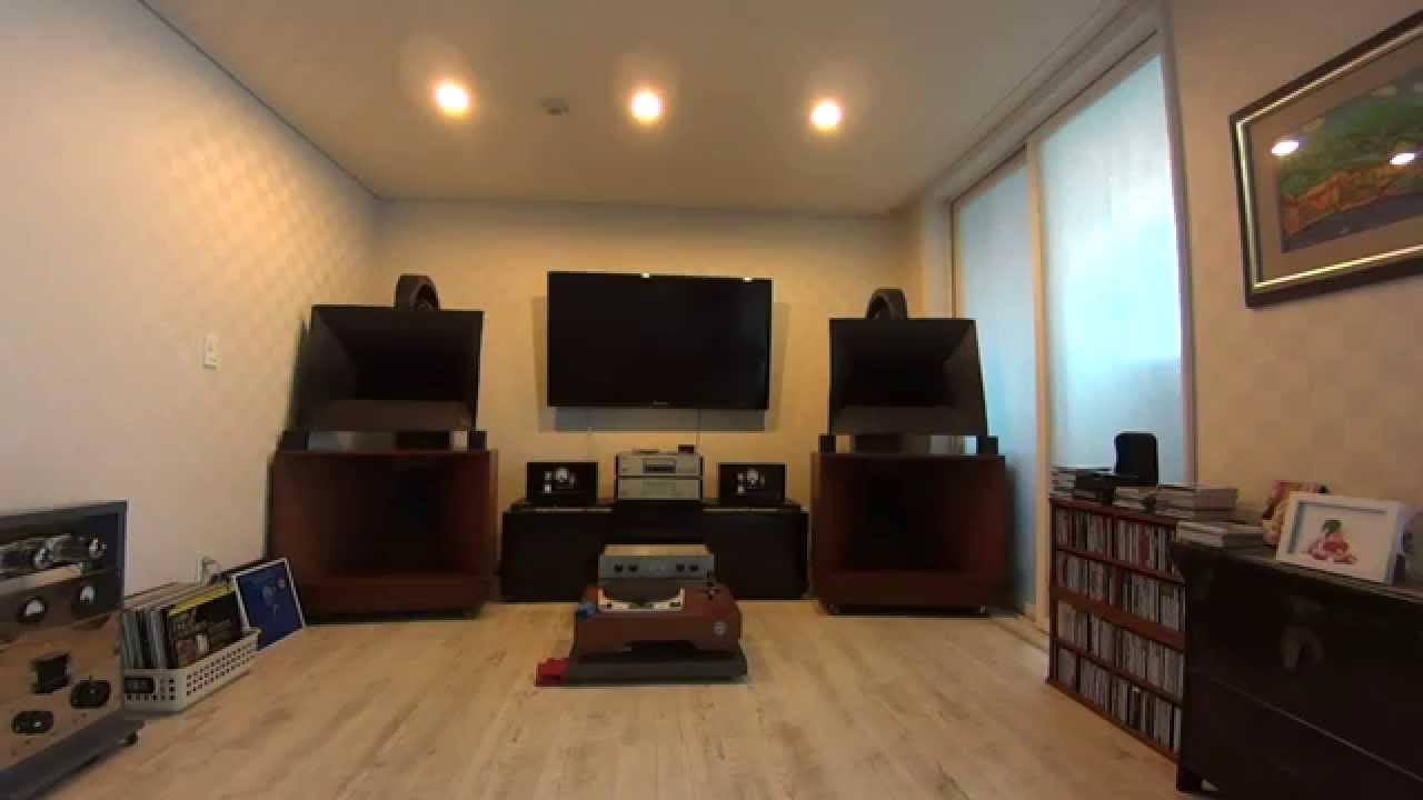 WESTERN 10A TYPE HORN + 205D SINGLE AMP SOUND - YouTube
