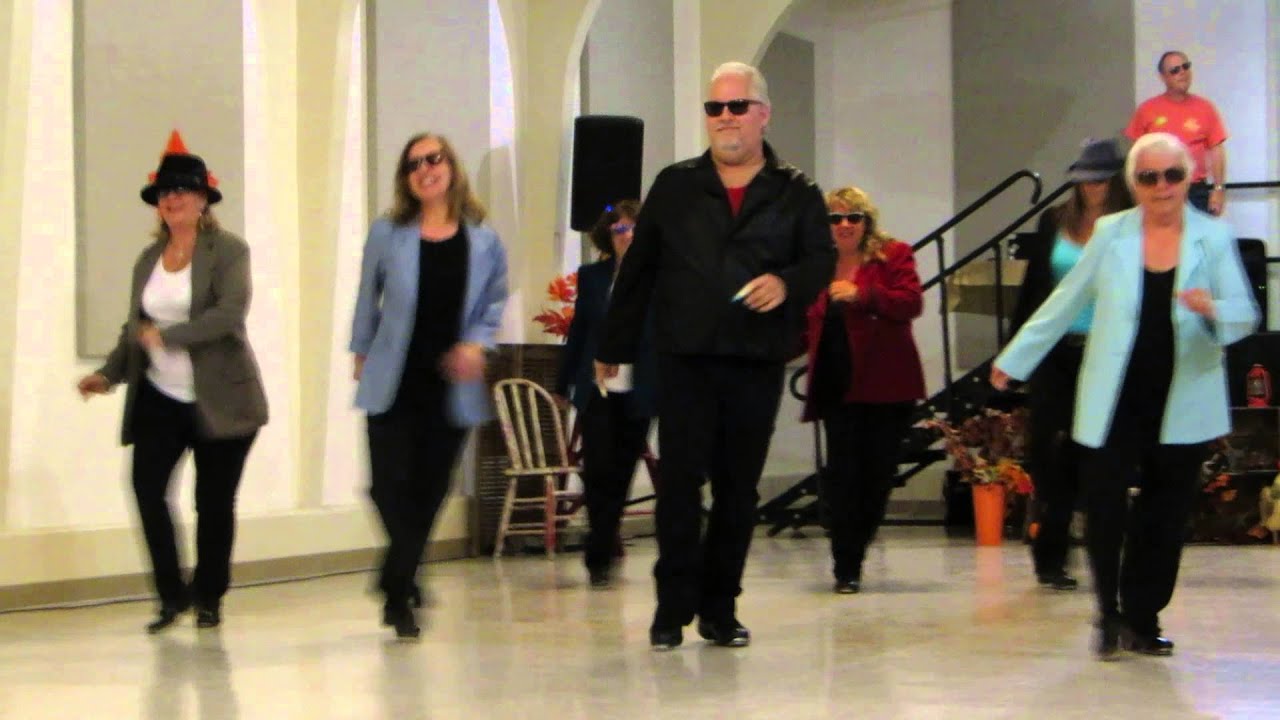Redwood Country Cloggers performing Uptown Funk - YouTube