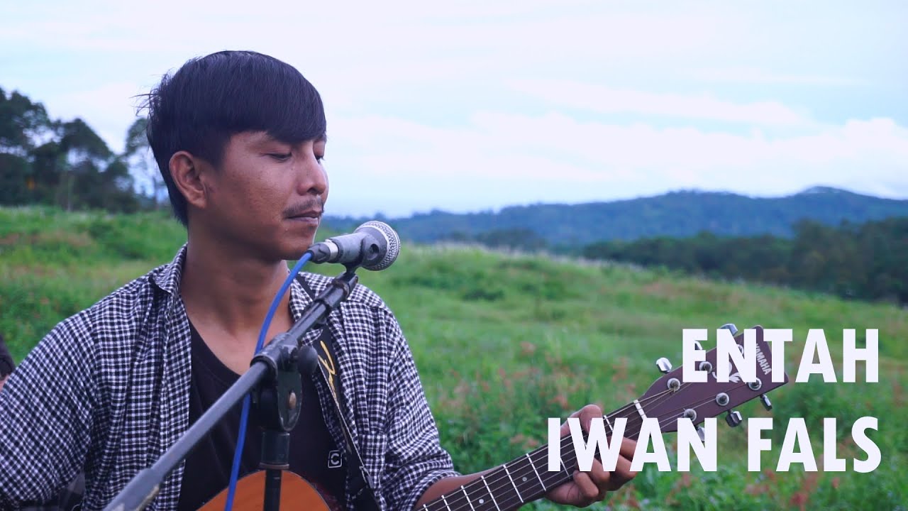 Iwan Fals - Entah (Live Cover Outdoor) - YouTube