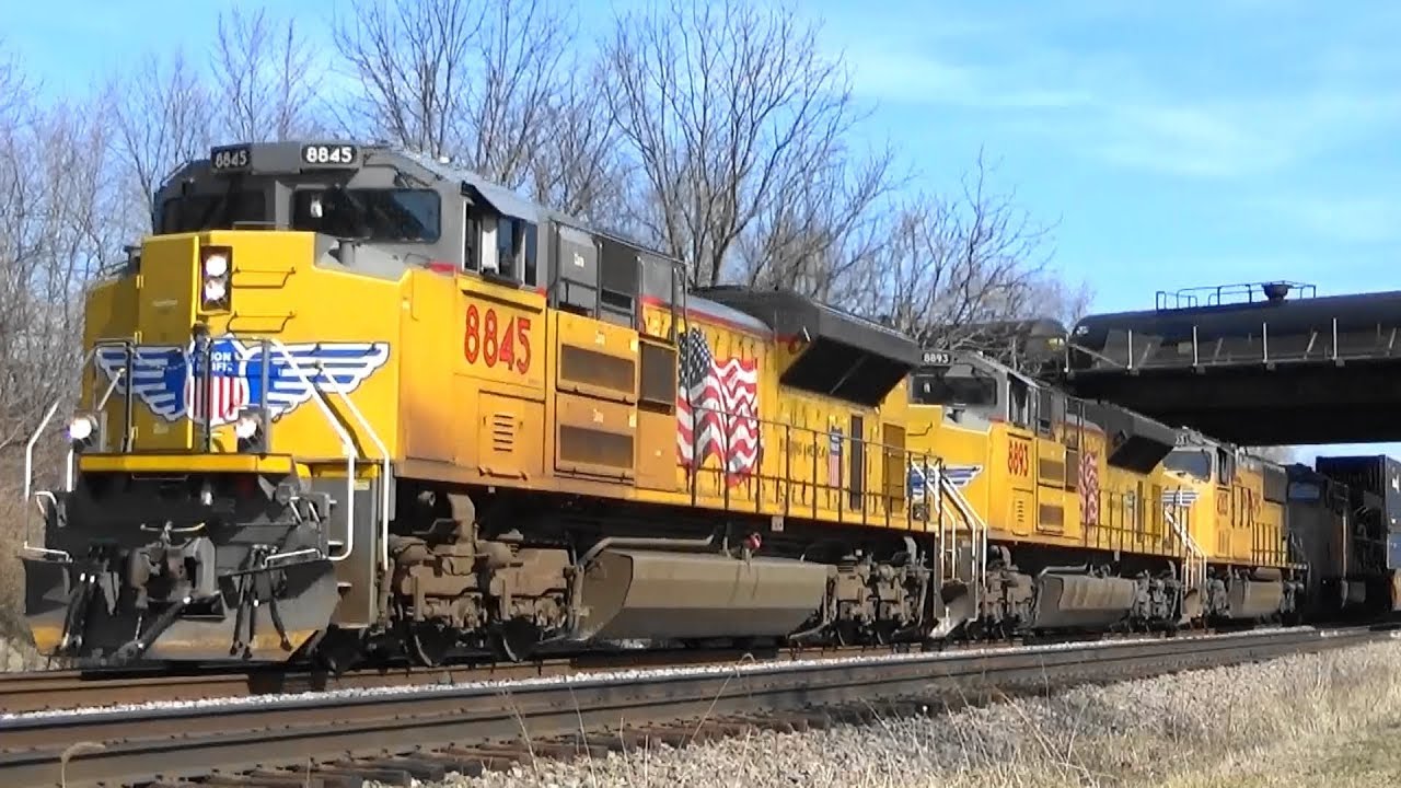 UP 8845 Leads a Stack Train, Galesburg, IL, 3/17/20 - YouTube