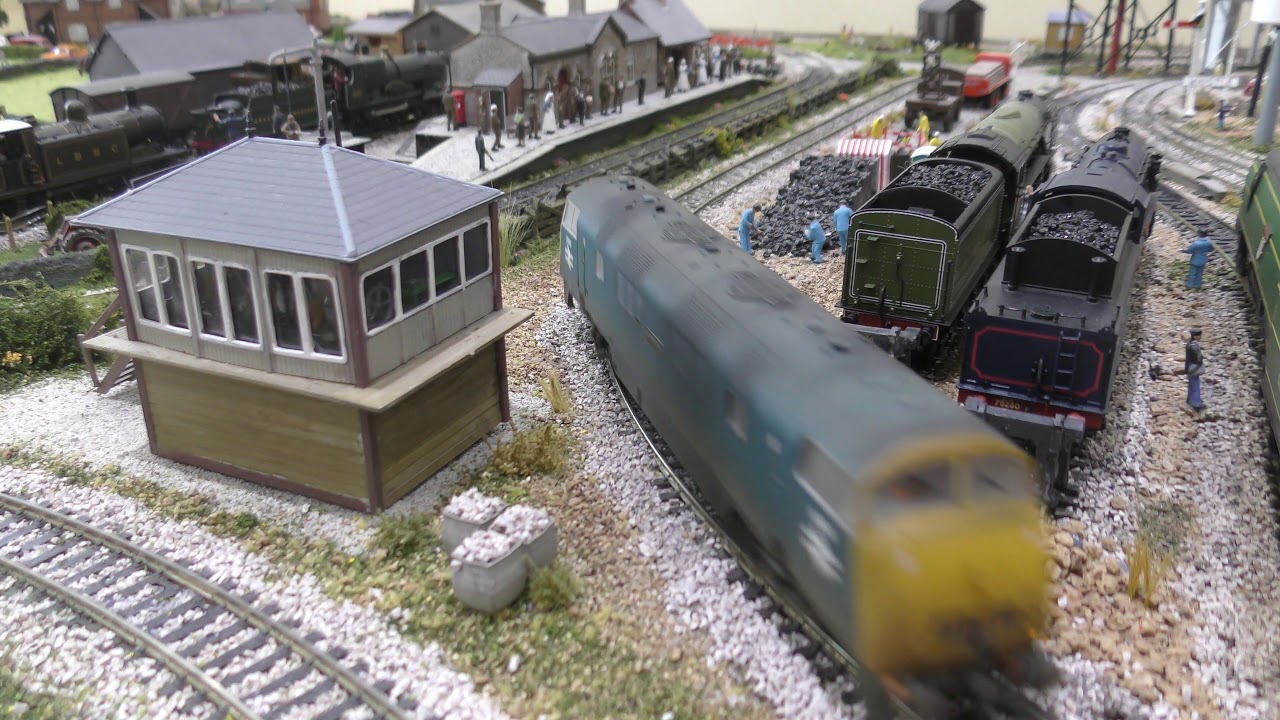 Class 43 Warship Powerful D836 32-067AW - YouTube