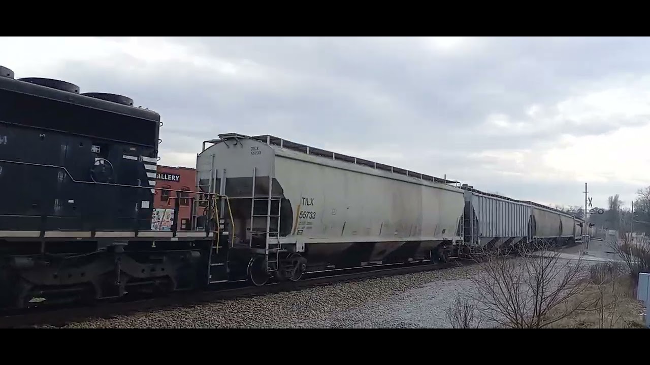 NS P81 NB with NS 9644 D9-40CW and NS 3302 SD40-2 - YouTube