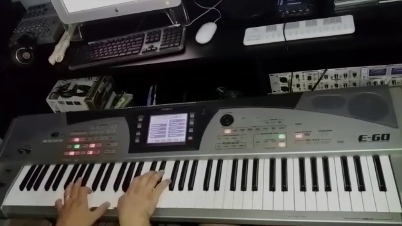TECLADO ROLAND E60 PIANO - PIANO STRINGS - YouTube