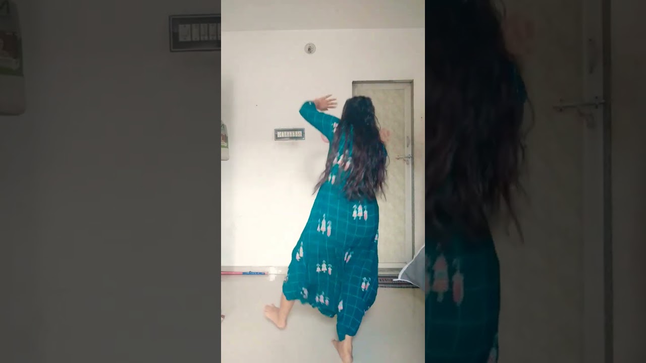 CHUNRI CHUNRI DANCE | DANCE VIDEO #SHORTS - YouTube