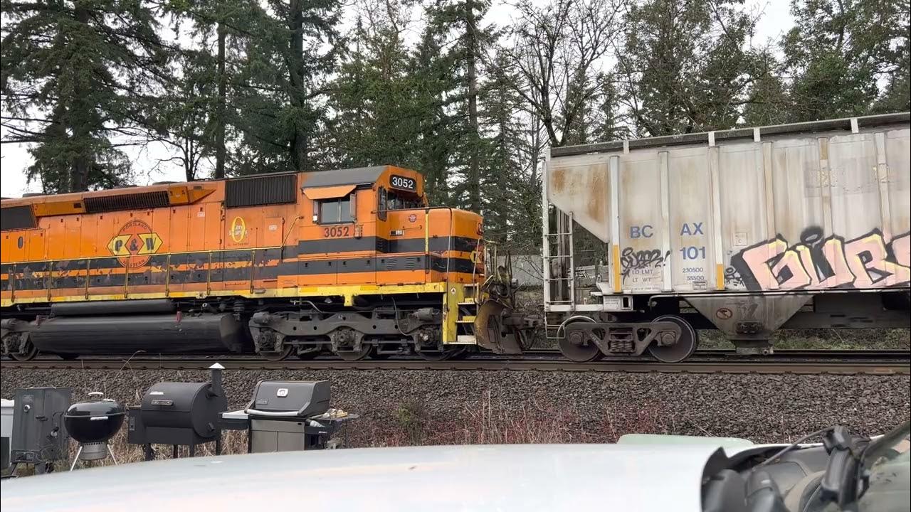 Portland & Western Railroad SD40-3’s 3052 & 3053 Come to a Dead Stop in Tonquin, Oregon - YouTube