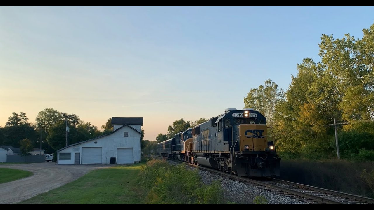 VERY RARE!! - CSX SD50 8619 and GP40WH-2 9969 Leads Company Geometry ...