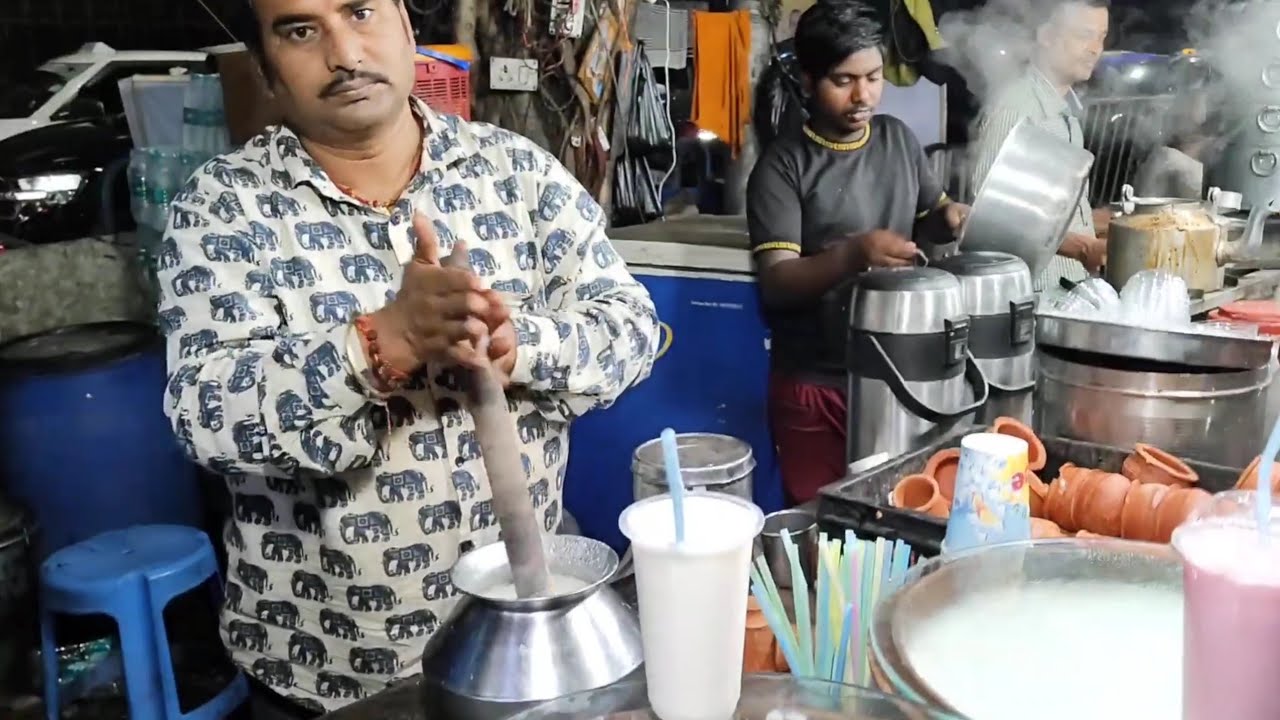 Authentic Kolkata Style Lassi Making l Street food of India - YouTube