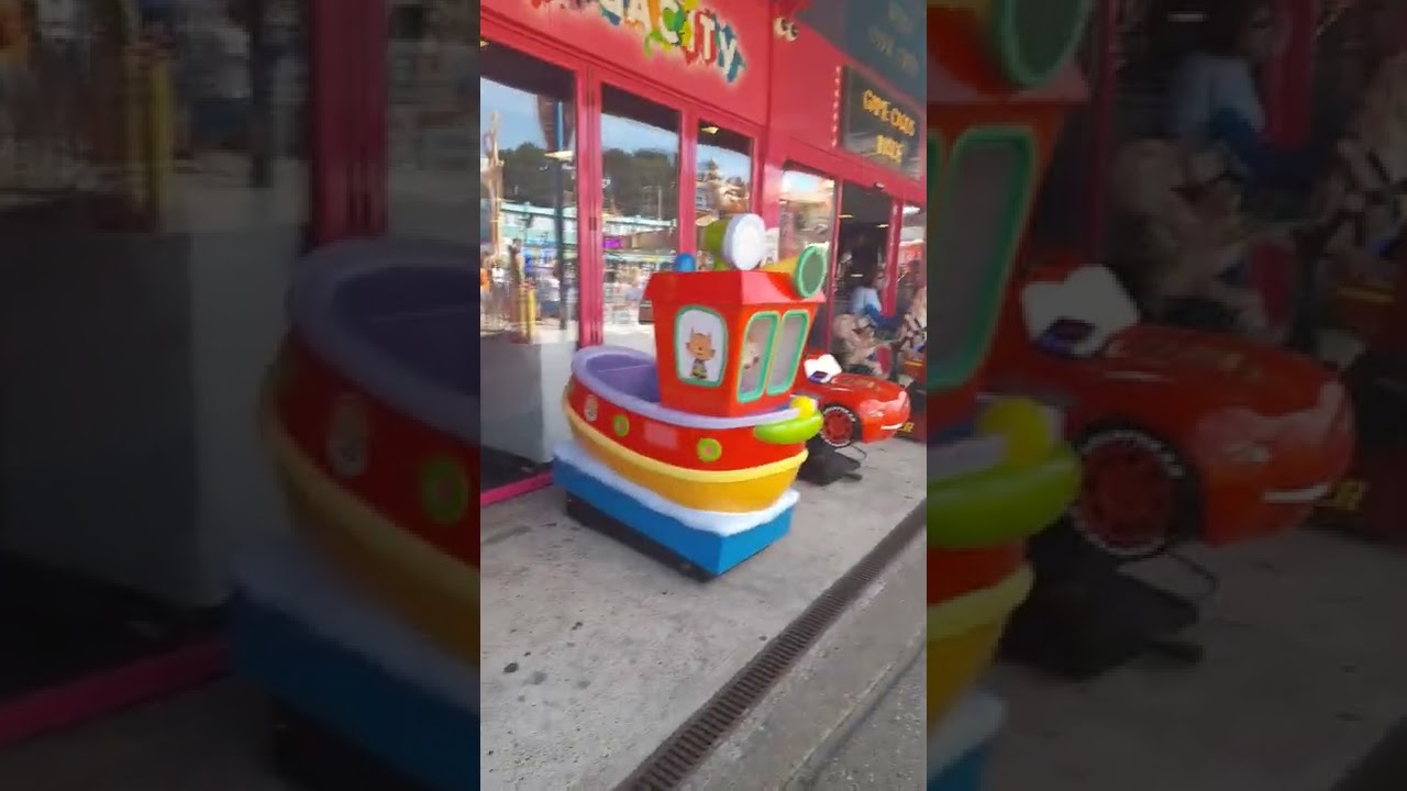 Jolly Roger Standard Troy The Tractor Kiddie Ride - YouTube