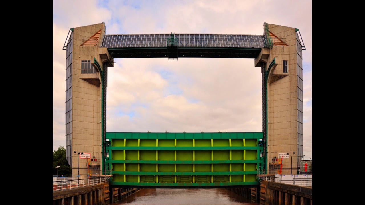 Hull Barrier 4 fast - YouTube