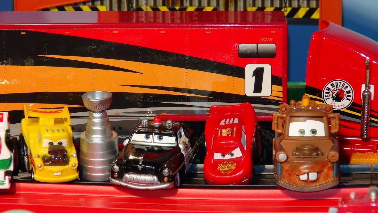 Pixar Cars Lightning McQueen RipLash Racers rematch with new Francesco ...