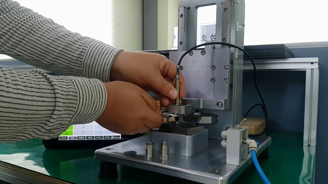 KC LVDT BRACKET TEST - YouTube