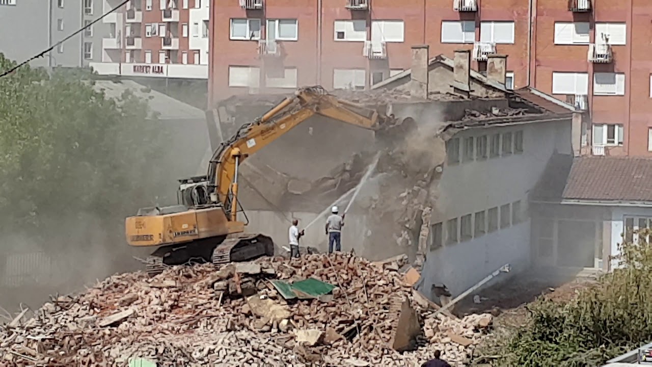 Rrënimi i shkollës Ismet Rraci 05.09.2019 - YouTube