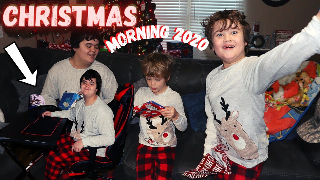 Christmas morning 2020 | Opening presents! - YouTube