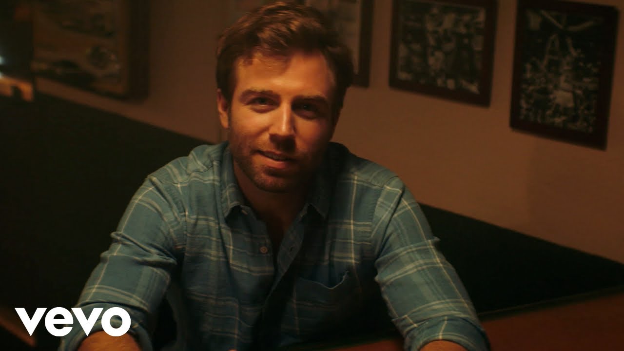 Teddy Robb - "Whiskey Can't" (Official Music Video)